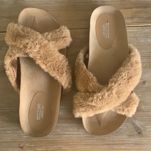 Mossimo Supply Co. | Shoes | Mossimo Supply Co Furry Flip Flops Natural ...